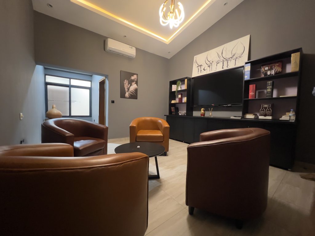 Private Rooms | Kari-Beau